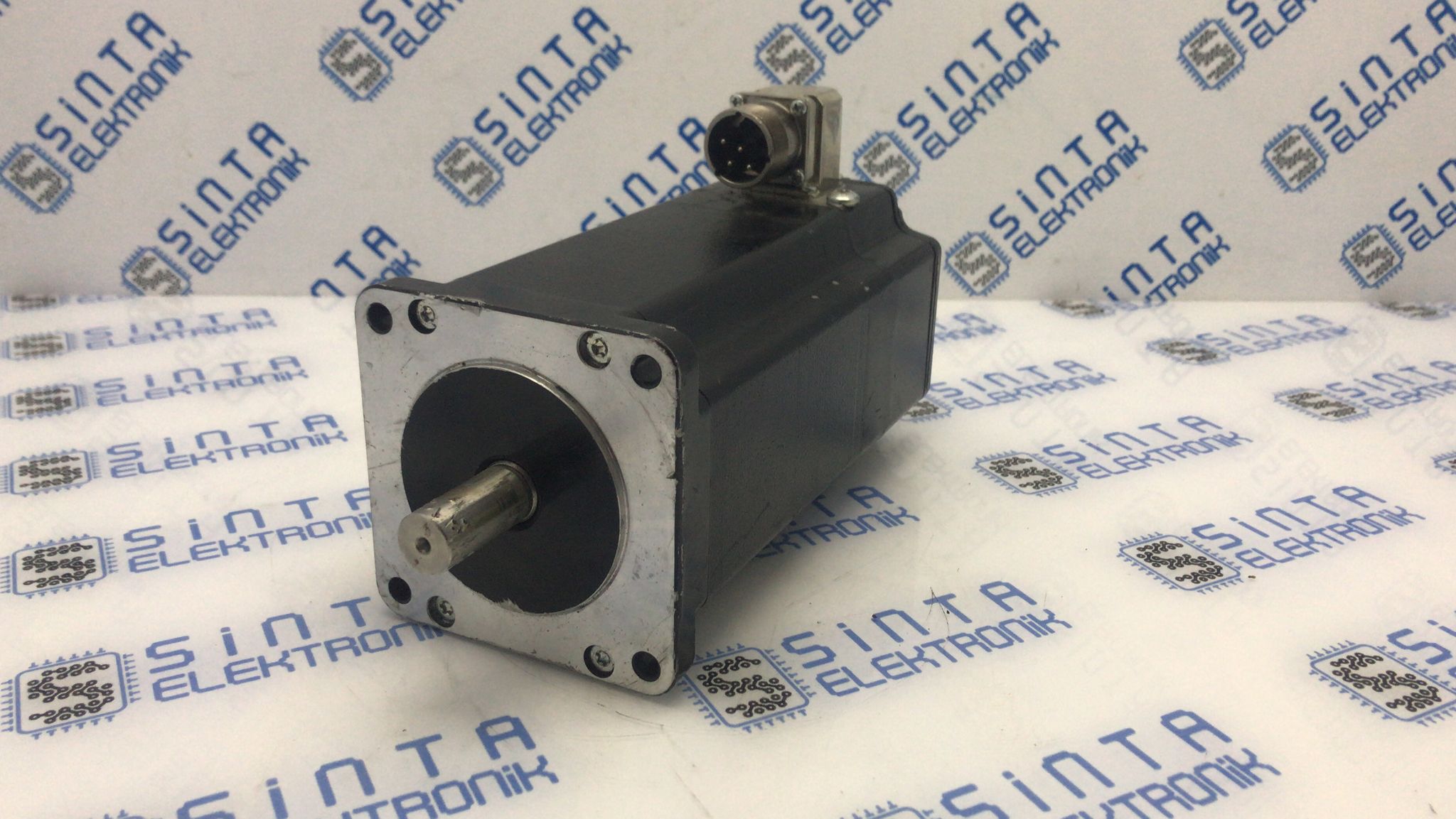 SCHNEIDER BRS39BW461ACA SERVO MOTOR - Sinta Elektronik