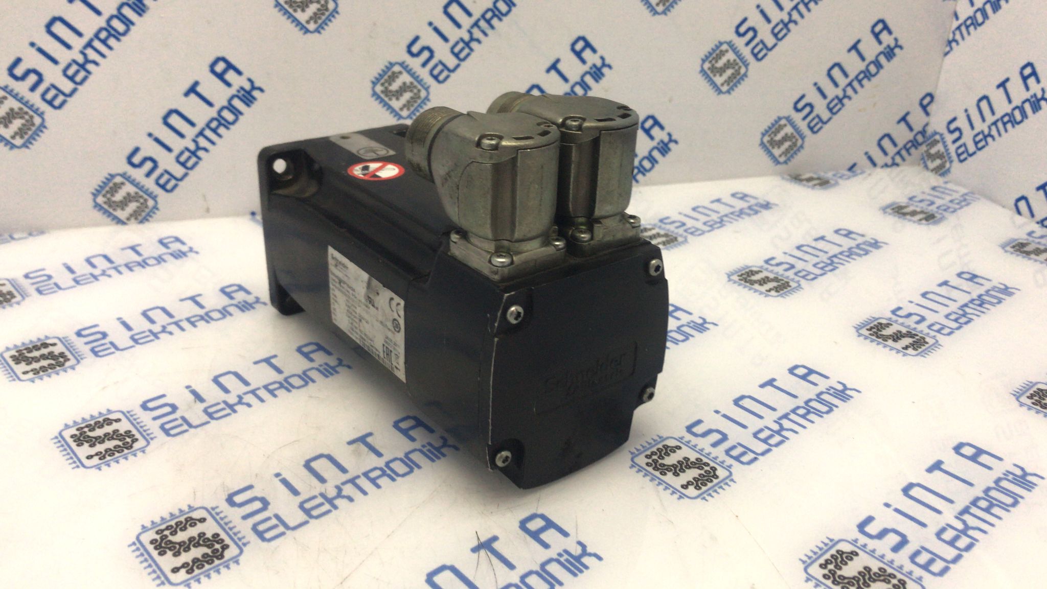 SCHNEIDER BMH0702P16A2A SERVO MOTOR - Sinta Elektronik